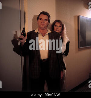 DERRICK / Mordträume / Inspektor Klein (FRITZ WEPPER) und Oberinspektor ...