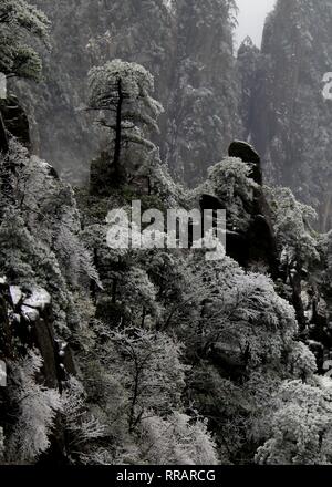 Huangshan, Huangshan, China. 25th Feb, 2019. Huangshan, CHINA-Picturesque scenery of Yellow ...