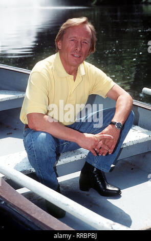 Längst ist bekannt, daß auch Männer mit den "Wechseljahren-Beschwerden ...