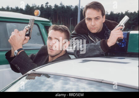 ALARM FÜR COBRA 11 - DIE AUTOBAHNPOLIZEI Szene mit MARK KELLER als ...
