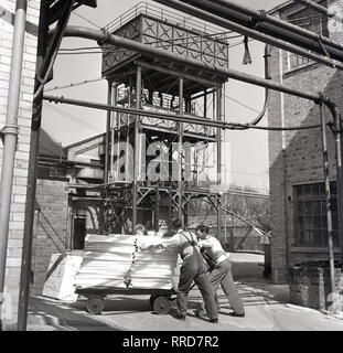 1950s, historical, male workers at the print works of Hazell, Watson ...
