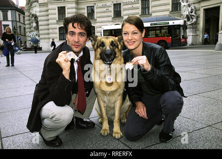 Das Kommissar Rex Team Rex, Alexander Pschill und Elke Wilkens, von ...