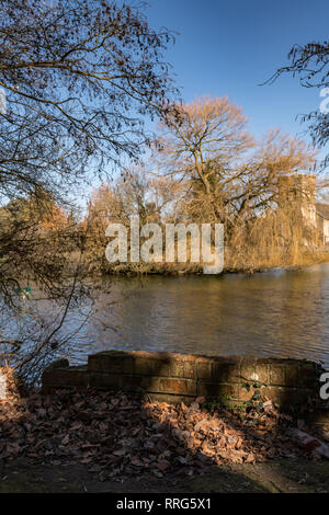 Falmer Village Pond, Sussex Stock Photo - Alamy