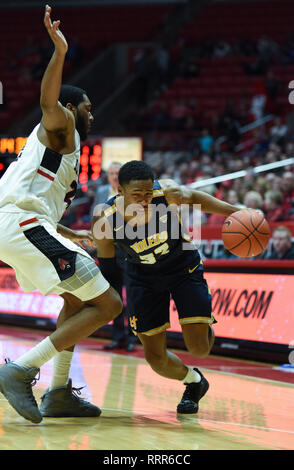 Muncie, Indiana, USA. 23rd Feb, 2019. Tayler Pearsons (2) gets a shot ...
