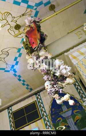 Fish display at Harrods food department Stock Photo - Alamy
