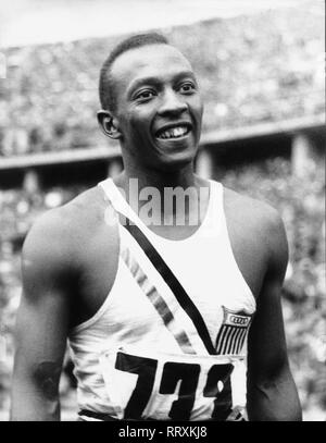 NAZI MEDAL 1936 Stock Photo - Alamy