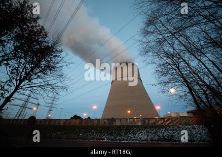 Lingen, Germany. 19th Jan, 2019. A view of one of the reactor blocks of ...