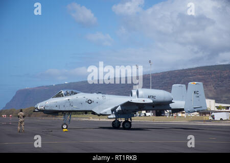 A Reserve Citizen Airmen crew chief from the 482 Aircraft Maintenance ...