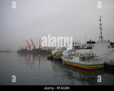 Dakar, Senegal. Dakar Port Stock Photo - Alamy
