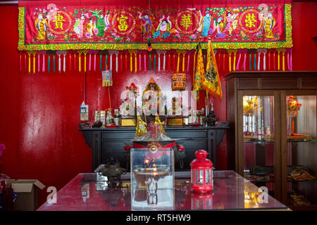 A Chew Jetty Chinese Temple, George Town, Penang, Malaysia Stock Photo - Alamy