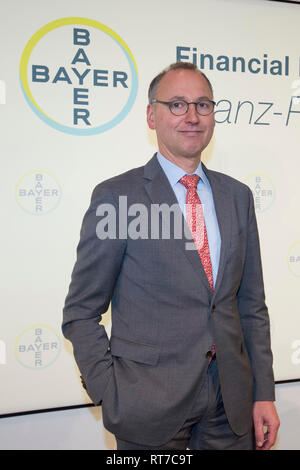 Leverkusen, Deutschland. 27th Feb, 2019. Heiko SCHIPPER, management ...