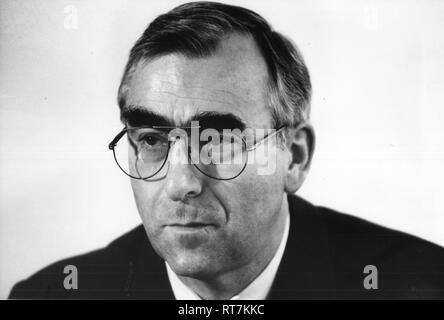 Waigel, Theodor "Theo", * 22.4.1939, German politician (Christian ...