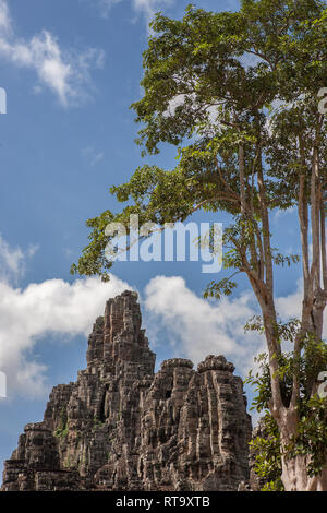 The ruinous towers of Prasat Bayon, Angkor Thom, Siem Reap, Cambodia ...