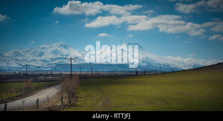 Mount Hasan (Turkish: Hasan Dagi) is an inactive stratovolcano in ...