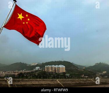 Sichuan, China. 22nd Oct, 2006. Smoke, creating smog and pollution ...