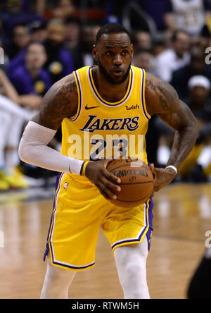 Phoenix, AZ, USA. 2nd March, 2019. Los Angeles Lakers forward LeBron ...