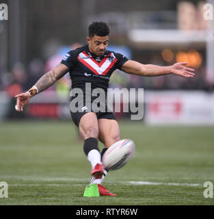 London, UK. 3rd Mar, 2019. Lauren Samuels seen on the red carpet during ...