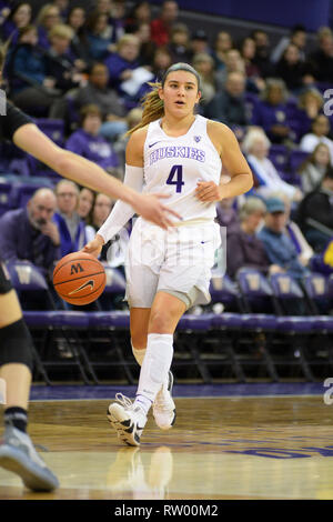 Seattle, WA, USA. 3rd Feb, 2019. UW guard AMBER MELGOZA (4) in action ...