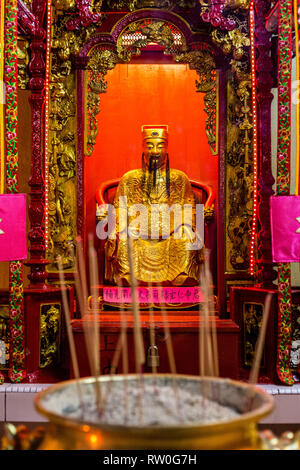 Guan Di (Kuan Ti) Altar, God of War, Taoist Temple, Chinatown, Kuala ...