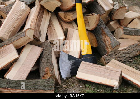 Cutted pile wood pieces Stock Photo - Alamy