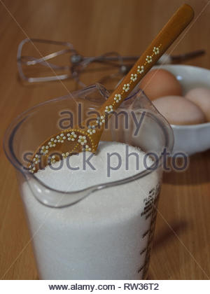 White Sugar in a Measuring Cup Stock Photo: 77332167 - Alamy