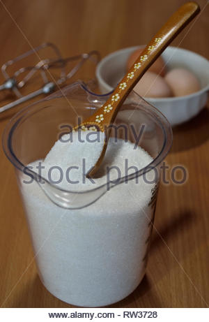 White Sugar in a Measuring Cup Stock Photo: 77332167 - Alamy