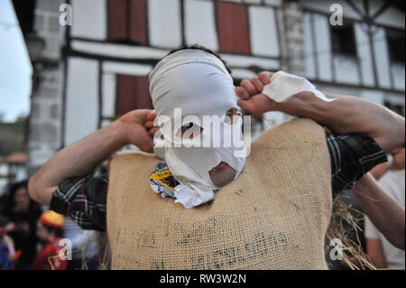 Lesaka, Spain. 03rd Mar, 2019. A zakuzaharrak is prepared by making the ...