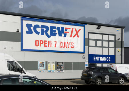 Screwfix, warehouse, shop, open 7 days a week, Fakenham, Industrial ...