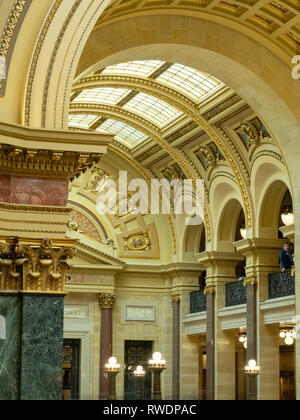 State capitol building, Madison. Image of state capitol building in ...