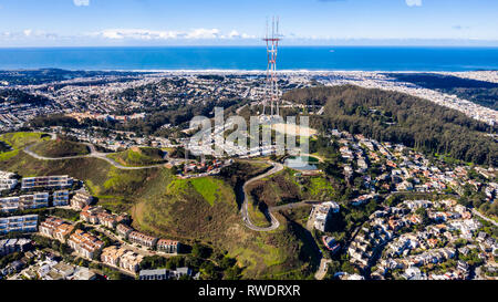 Twin Peaks viewpoint, Christmas Tree Point,, San Francisco, CA, USA ...