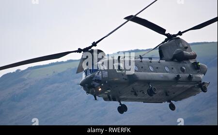 Boeing Vertol CH-47, Chinook Helicopter, RAF Odiham Stock Photo - Alamy