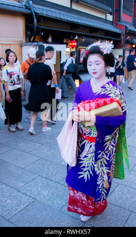 Little Japanese girls with Geisha costumes on the exterior of The Kyoto ...