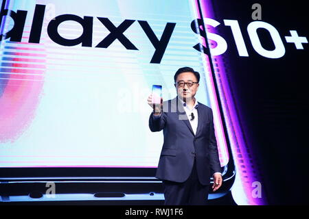 DJ Koh, President & CEO of IT Mobile Communication Divison, Samsung ...