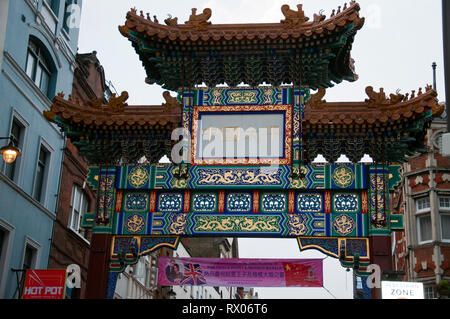 Colourful gates to Chinatown in London, England, UK Stock Photo - Alamy