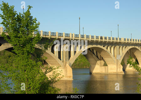 Canada, Saskatchewan, Saskatoon, University Bridge on South ...