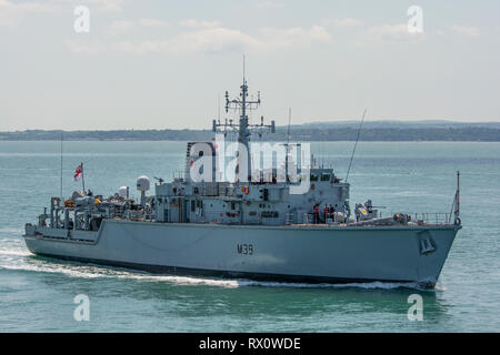 The Hunt class mine hunter HMS Brocklesby operated by the British Royal ...