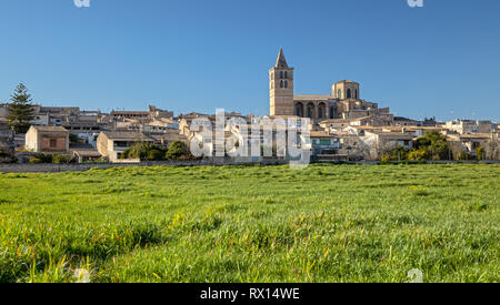 A beautiful view of the town of Sineu, Majorca Stock Photo - Alamy