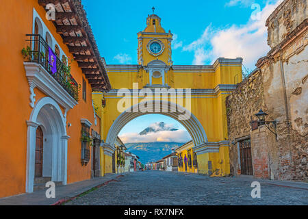 Colonial style architecture with yellow colors in Izamal, Yucatan ...