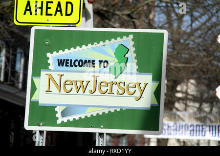 Welcome to New Jersey road sign Stock Photo - Alamy