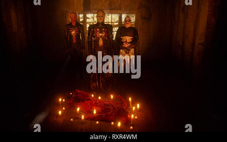 Hellraiser (1987) directed by Clive Barker and starring Andrew Robinson ...