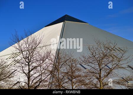 a pyramid-shaped buildings Stock Photo - Alamy