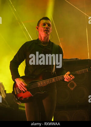 RICHARD JONES, BASS PLAYER, STEREOPHONICS, CONCERT, 1999: Bassist ...