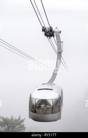 Portland aerial tram and fog, Portland, Oregon Stock Photo - Alamy