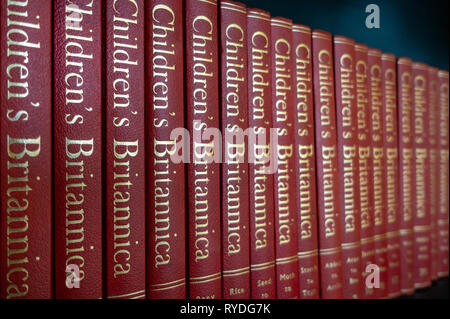 Set of Childrens Encyclopedia Britannica Red books Stock Photo - Alamy