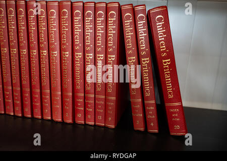 Set of Childrens Encyclopedia Britannica Red books Stock Photo - Alamy