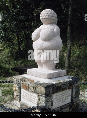 Willendorf, Venus of Willendorf Stock Photo - Alamy