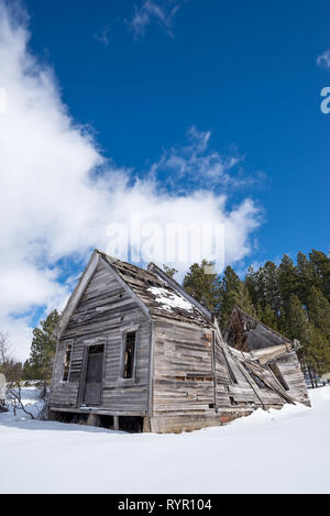 Collapsed abandoned farmhouse, Union County, Oregon Stock Photo - Alamy
