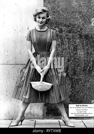 1950s, fashion, summer dress, summer dress of Susanne Erichsen with ...