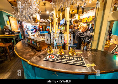 The Wheatsheaf. The pubs of Borough Market, London Stock Photo - Alamy