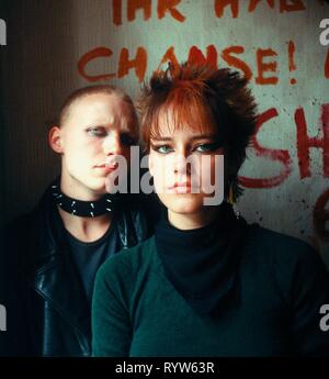 Reportage Punks from East Berlin: apartment squatted by a group of ...